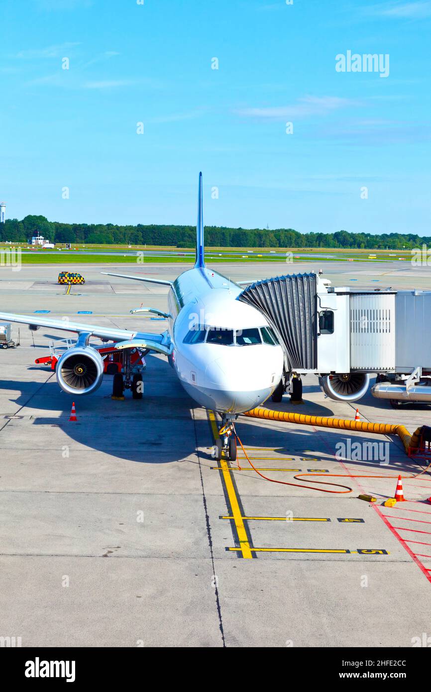 Aircraft On Gate Stock Airplane Parked Images – Browse 118,834 Stock