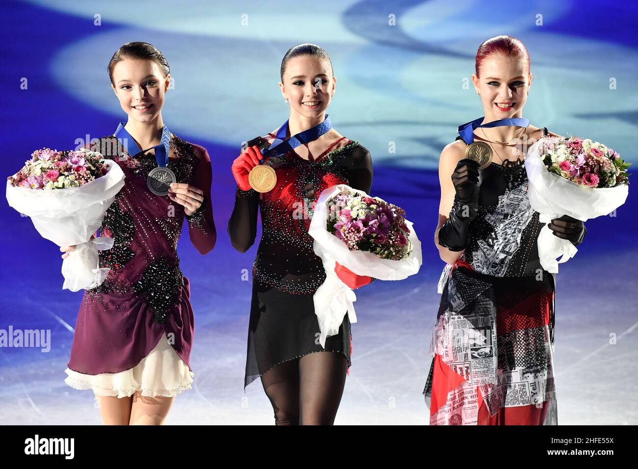 Tallinn, Estonia. 15th Jan, 2022. First-placed Kamila Valieva (C) of Russia poses with her ...