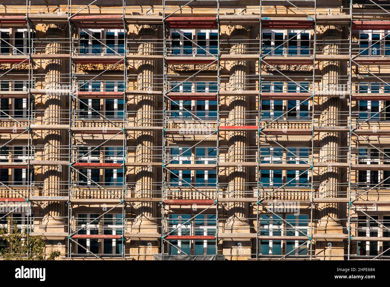 scaffold at an old historic house in Frankfurt at the Zeil Stock Photo ...