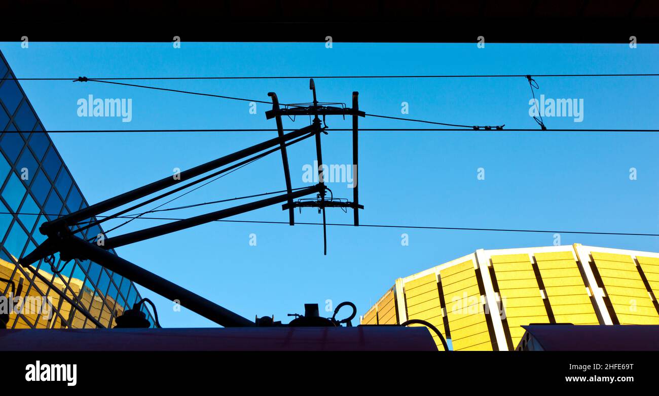 Catenary support mast hi-res stock photography and images - Alamy