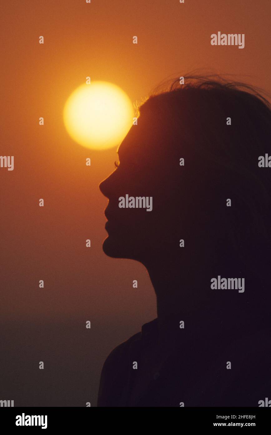 Profil silhouette hi-res stock photography and images - Alamy