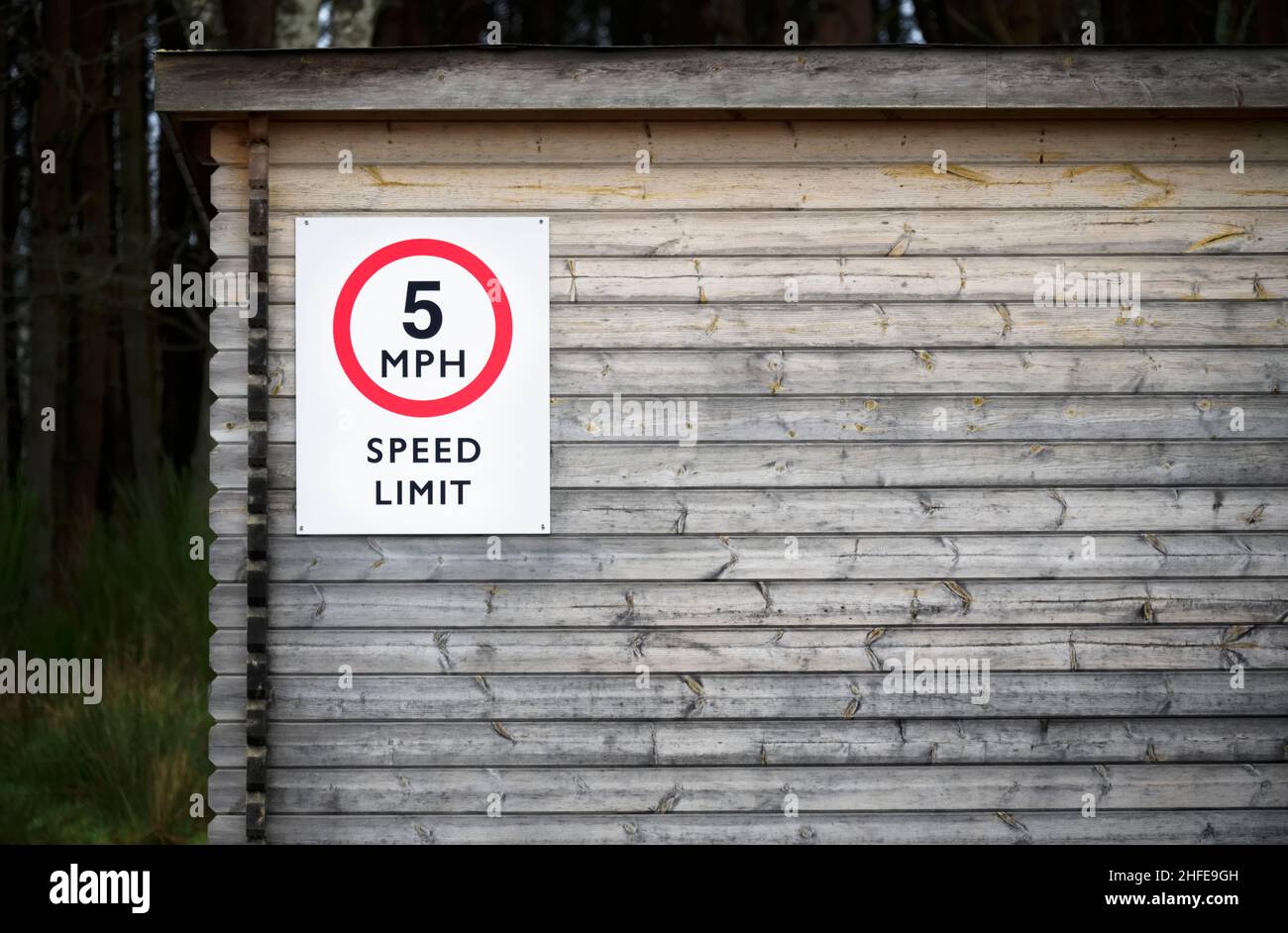 5 mph construction building site speed safety sign England Stock Photo ...