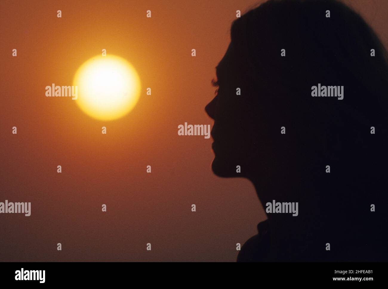 profile portrait silhouette sunset Stock Photo - Alamy