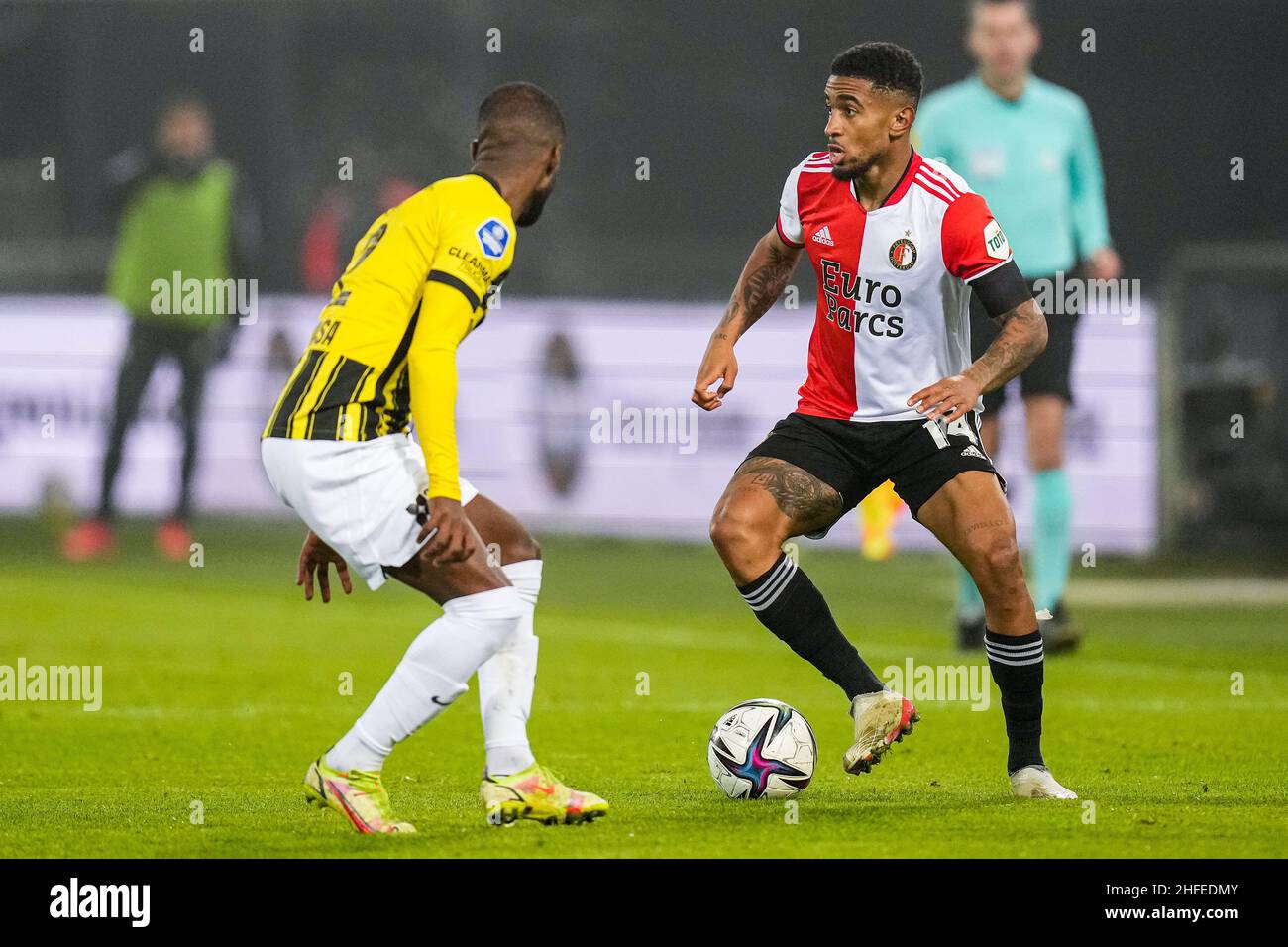 Rotterdam - Eli Dasa of Vitesse, Reiss Nelson of Feyenoord during the ...