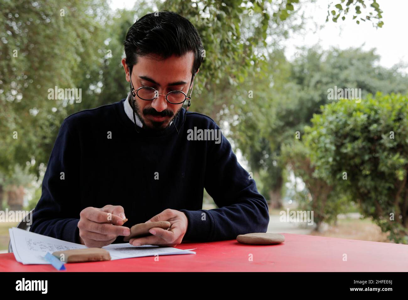 Sumerian tablets hi-res stock photography and images - Alamy