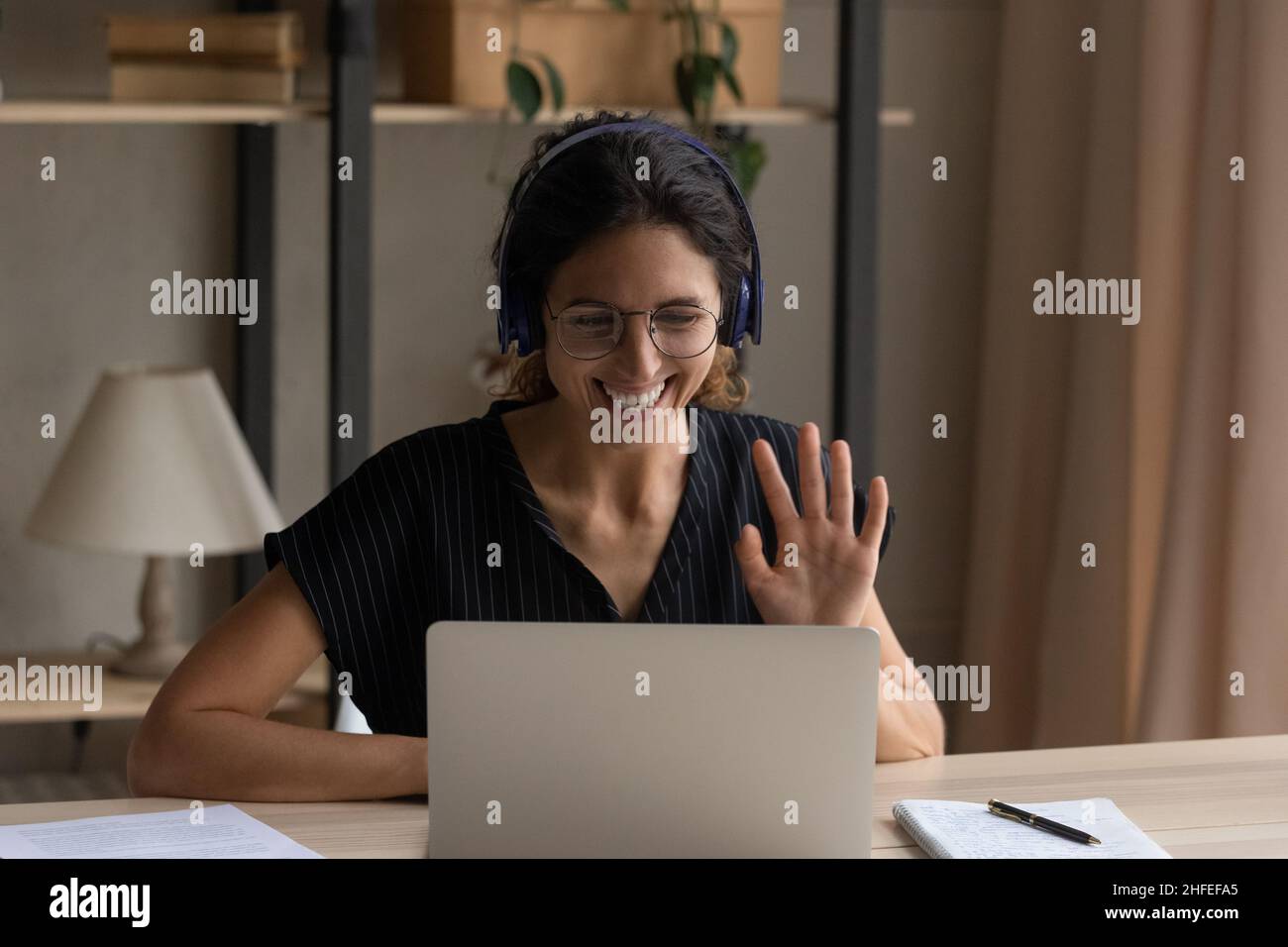 Camera call hi-res stock photography and images - Alamy