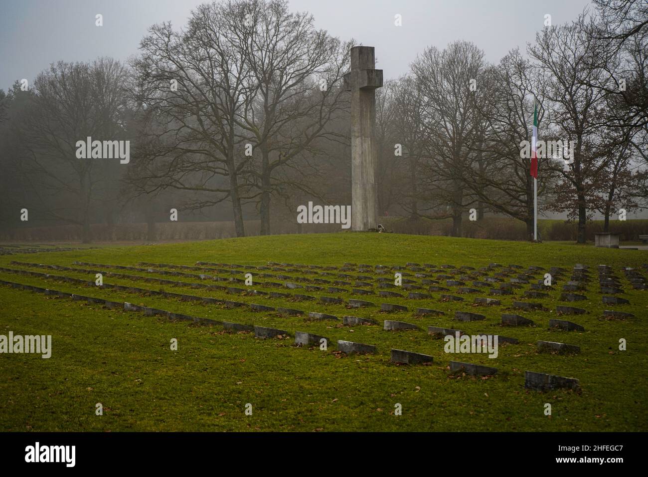 Italian tombs hi-res stock photography and images - Alamy