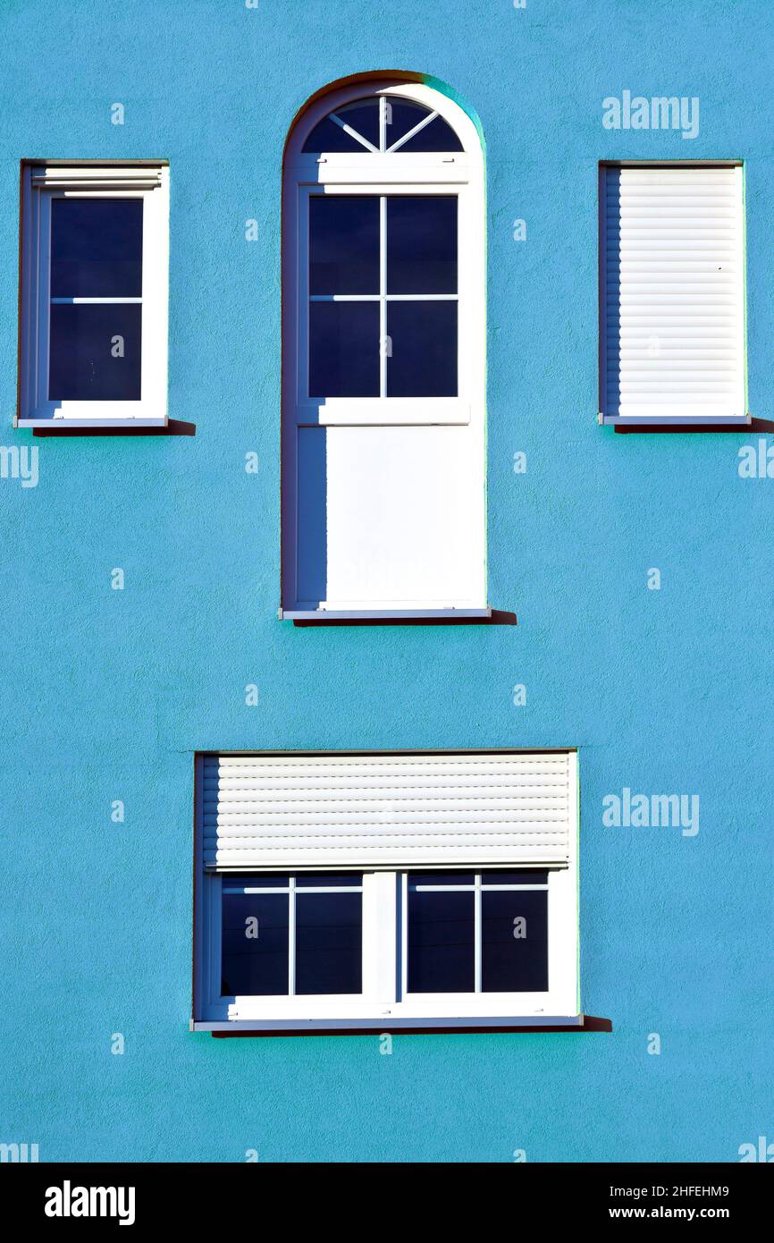 pattern of house facade with windows Stock Photo - Alamy