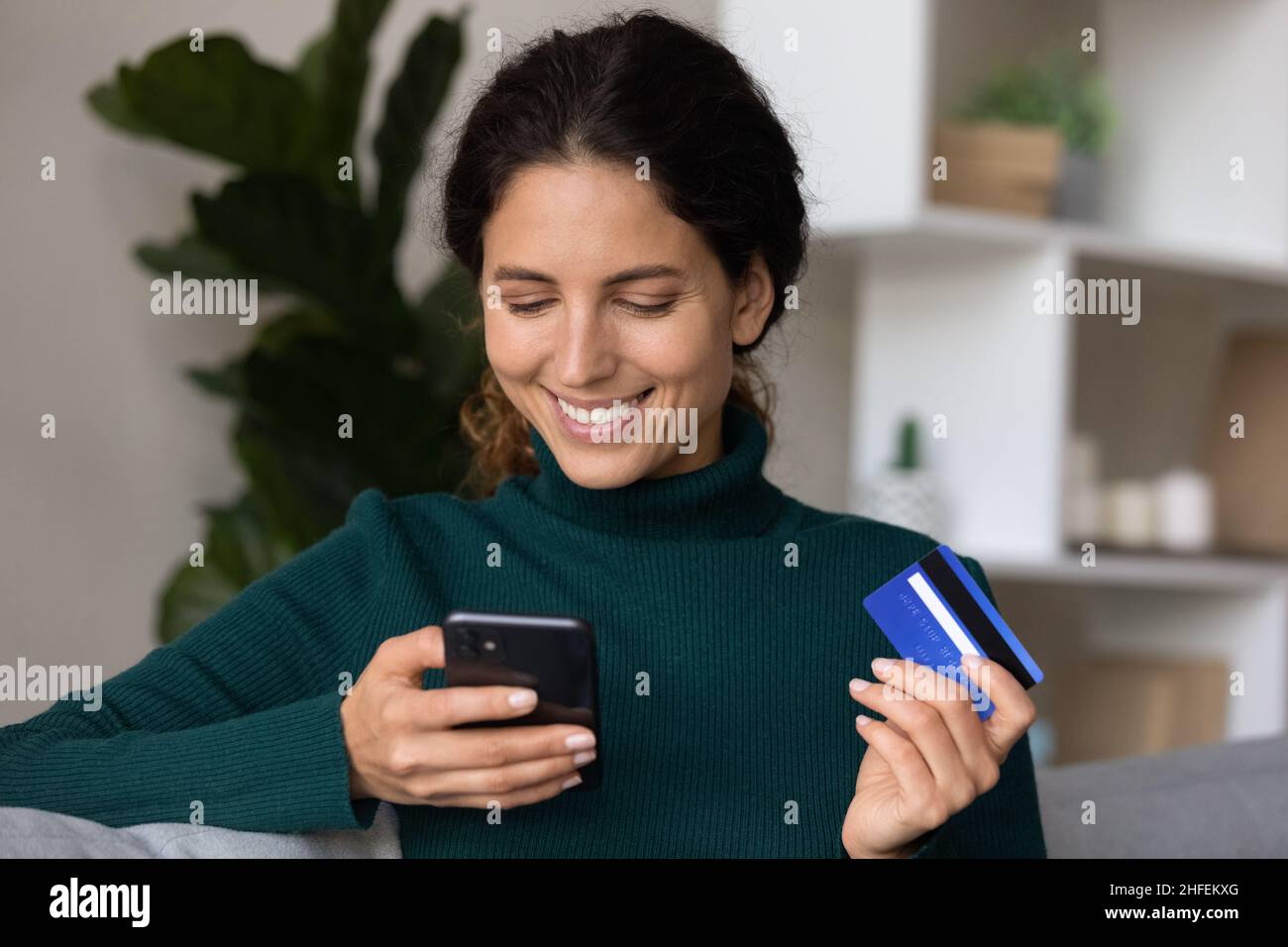 App store banking hi-res stock photography and images - Alamy