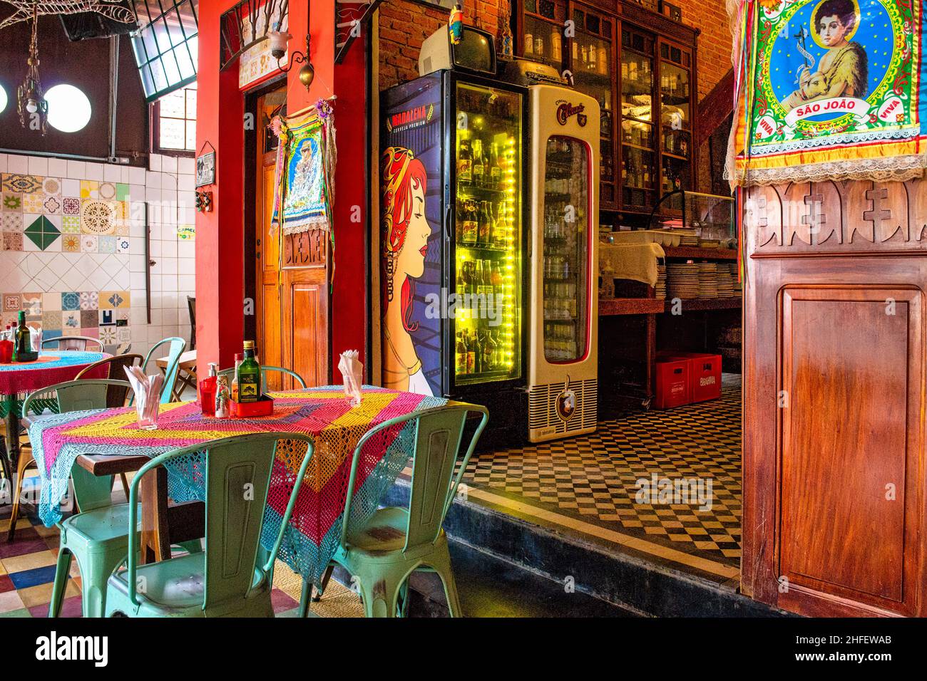 Small restaurant entrance hi-res stock photography and images - Alamy