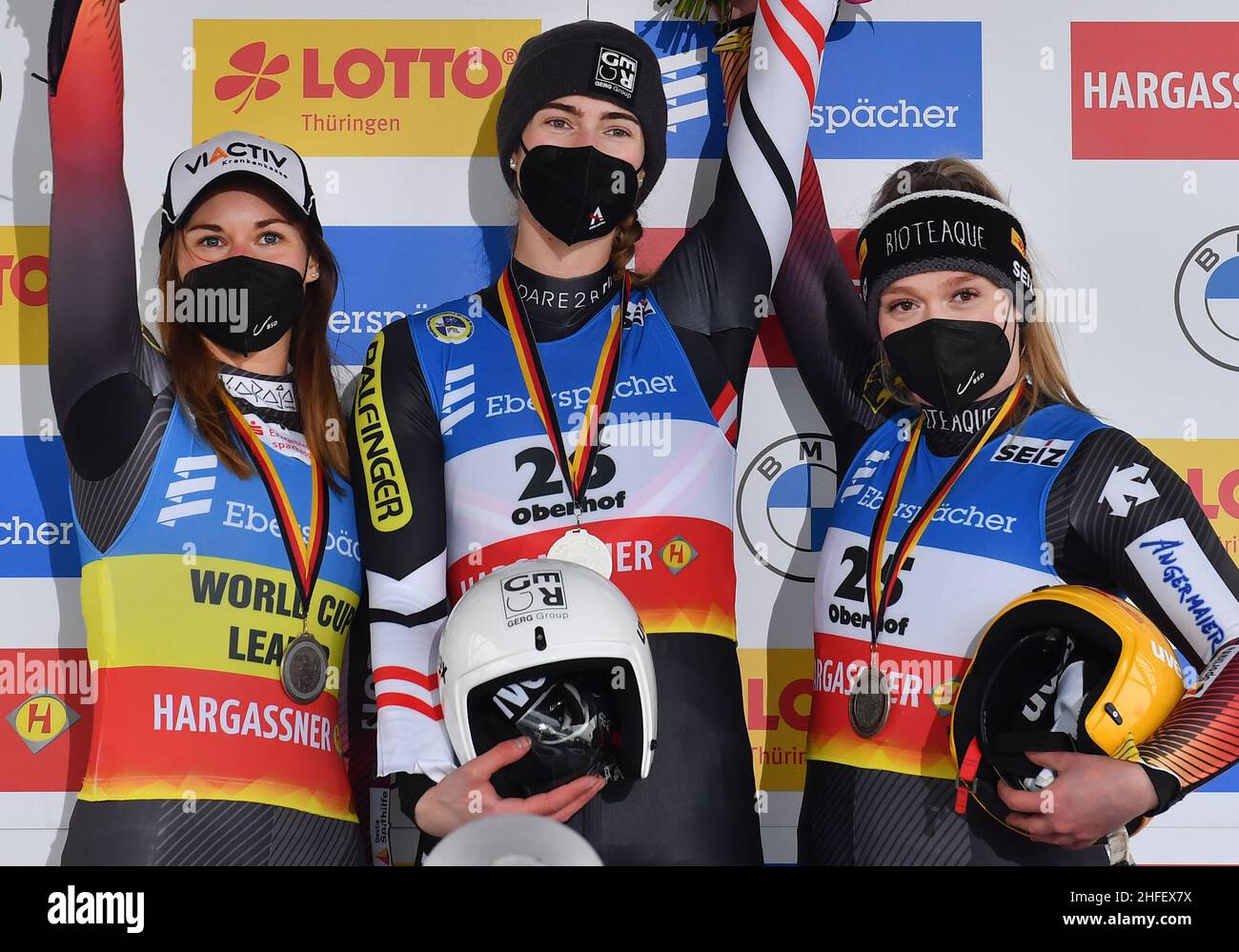 Oberhof, Germany. 16th Jan, 2022. Julia Taubitz (l) from Germany ...