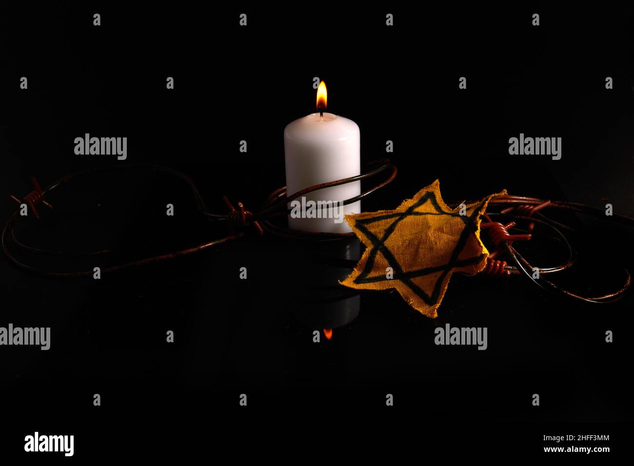 Holocaust jewish star badge hi-res stock photography and images - Alamy