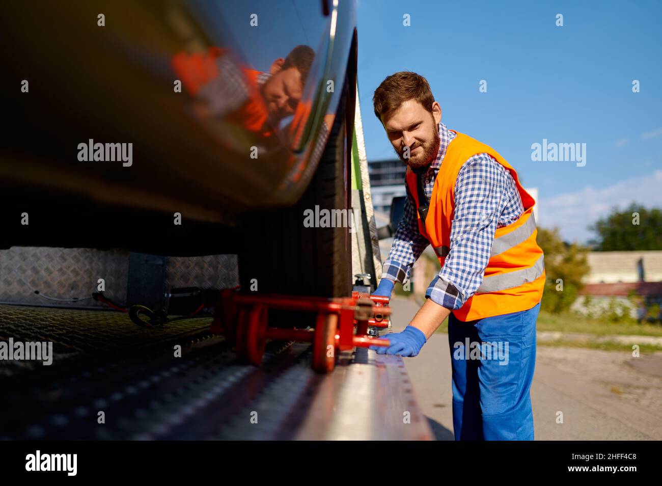 Roadside platform hi-res stock photography and images - Alamy