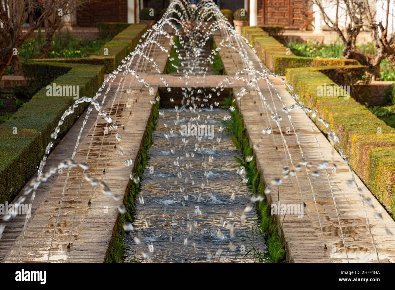 ALHAMBRA PALACE GRANADA ANDALUCIA SPAIN GENERALIFE WATER DROPS ...