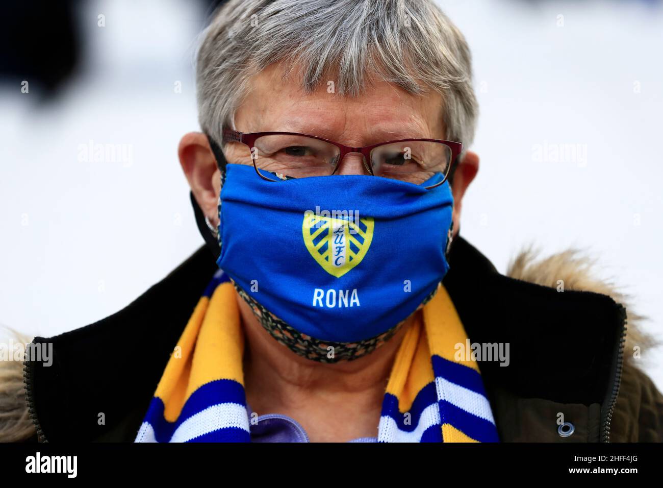 Premier league fan mask leeds hi-res stock photography and images - Alamy