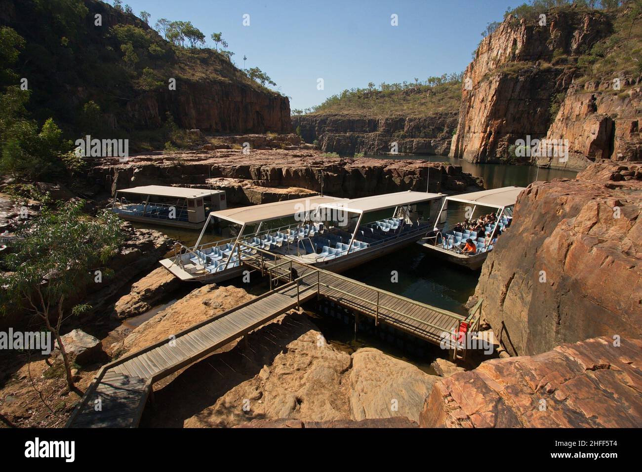 Boat trip through the Katherine Gorge in Nitmiluk National Park in ...