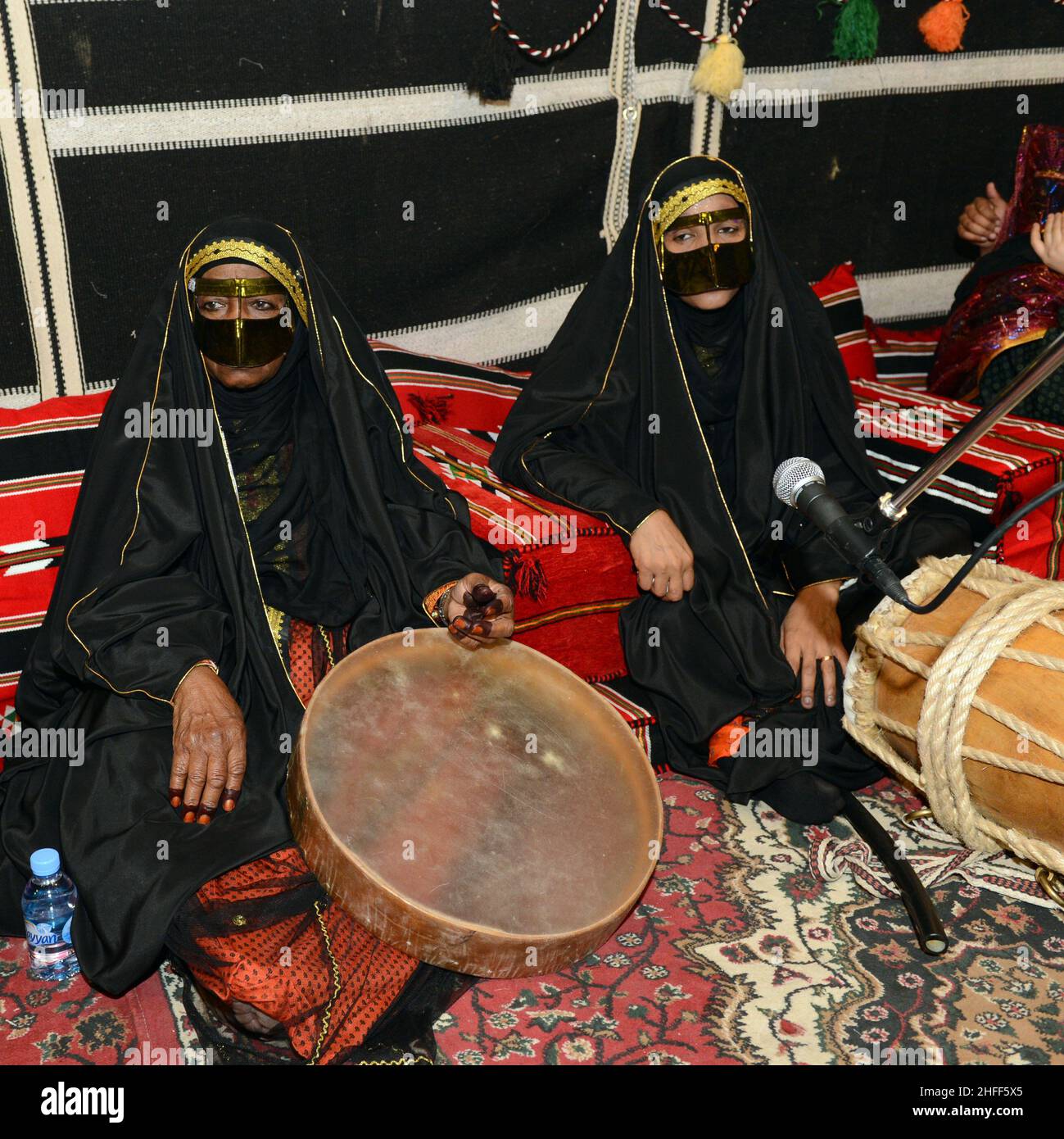 Traditional Arabic Women's Music group Doha / QATAR Stock Photo - Alamy