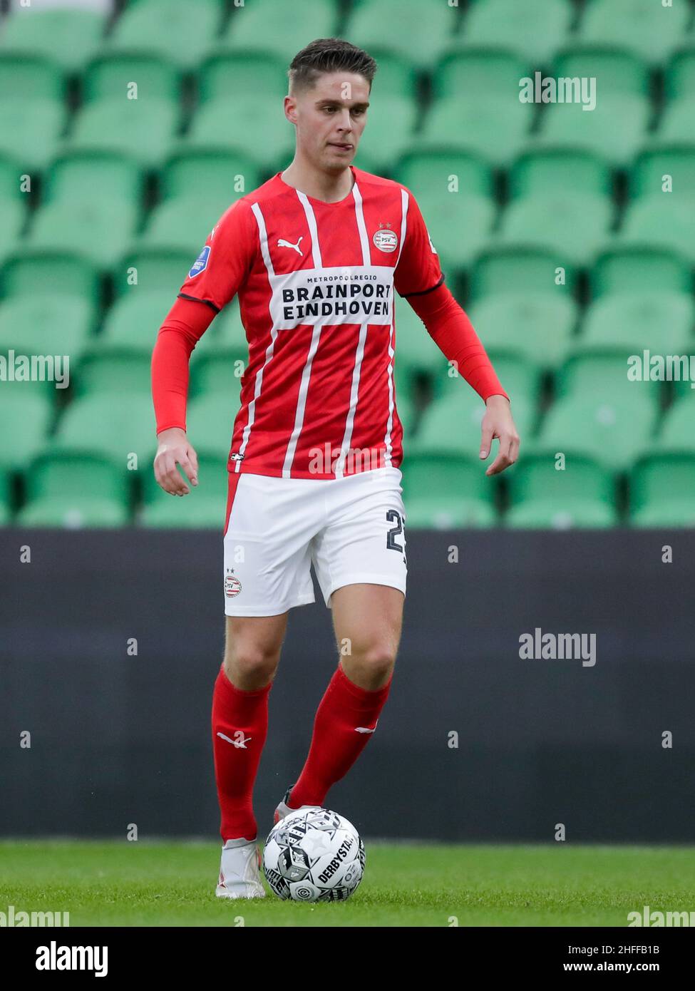GRONINGEN, NETHERLANDS - JANUARY 16: Joey Veerman of PSV Eindhoven ...
