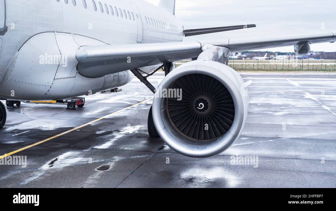 Outdoor airport hi-res stock photography and images - Alamy