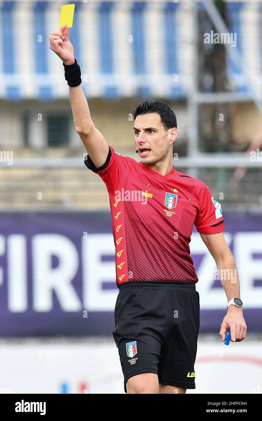 Mario cascone referee hi-res stock photography and images - Alamy