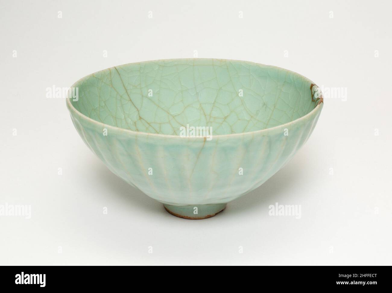 Fluted Bowl, Song dynasty (960-1279) or later Stock Photo - Alamy