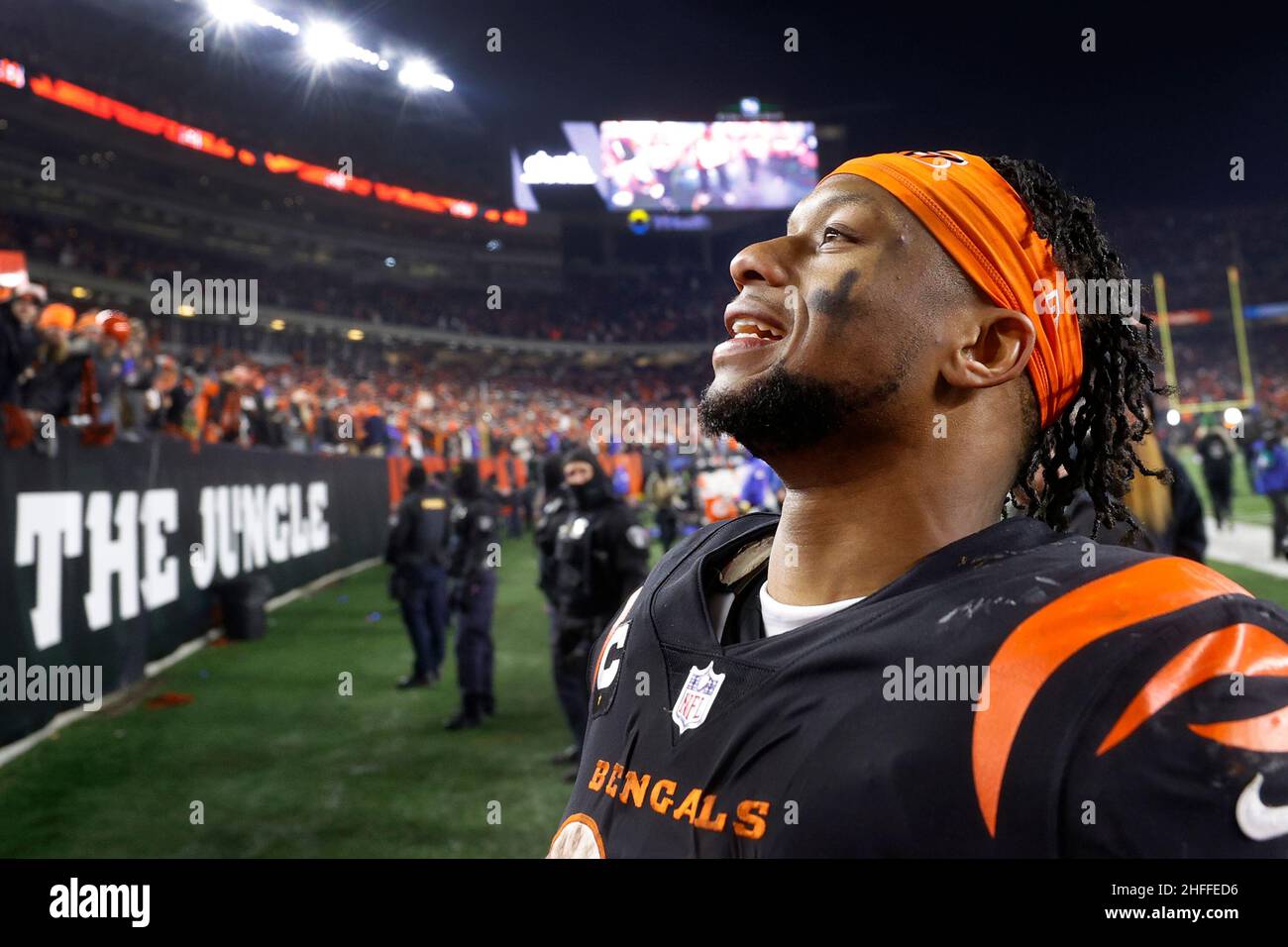 Cincinnati Bengals running back Joe Mixon (28) looks on following an ...