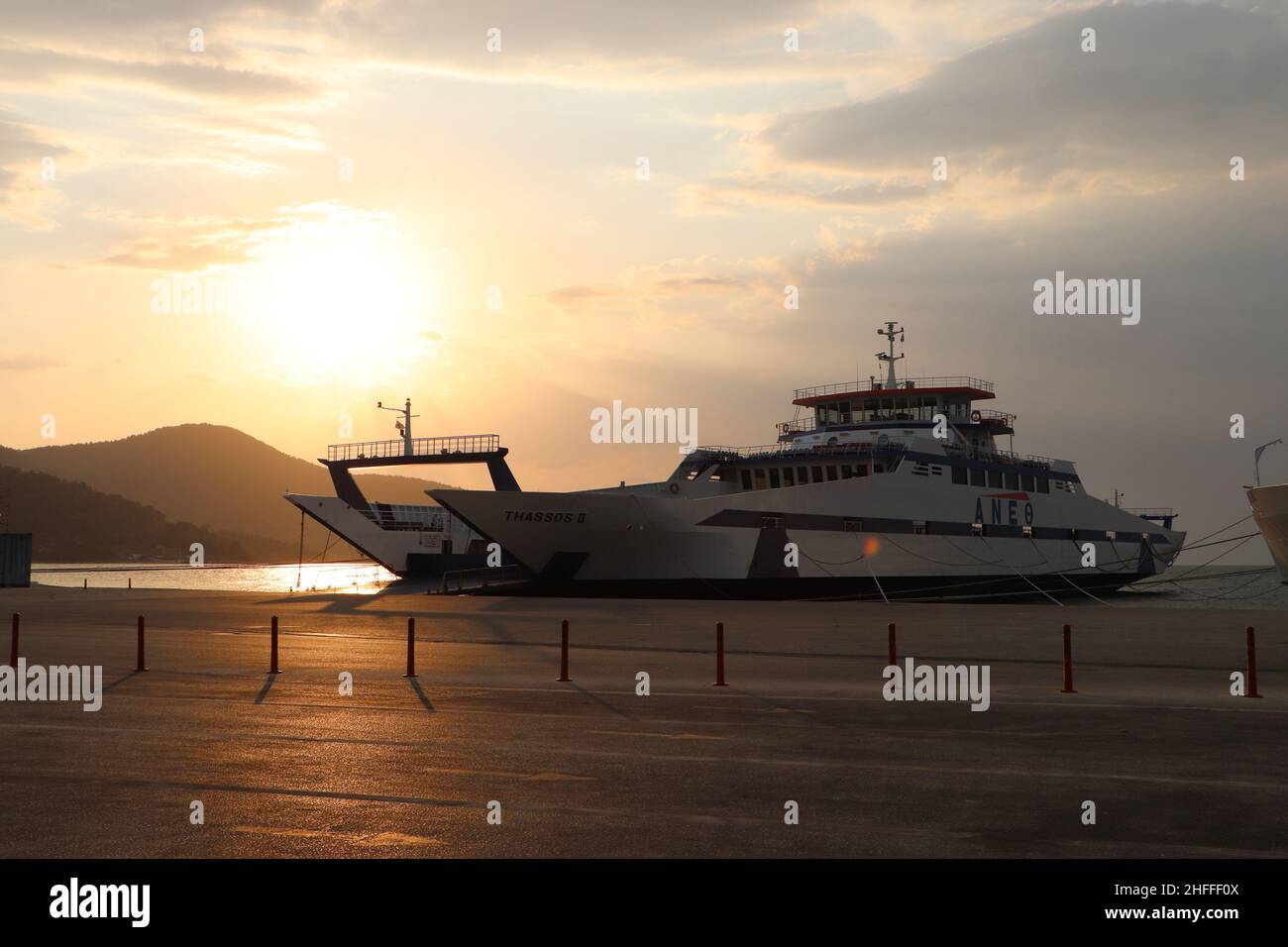 View ferry docked in hi-res stock photography and images - Alamy