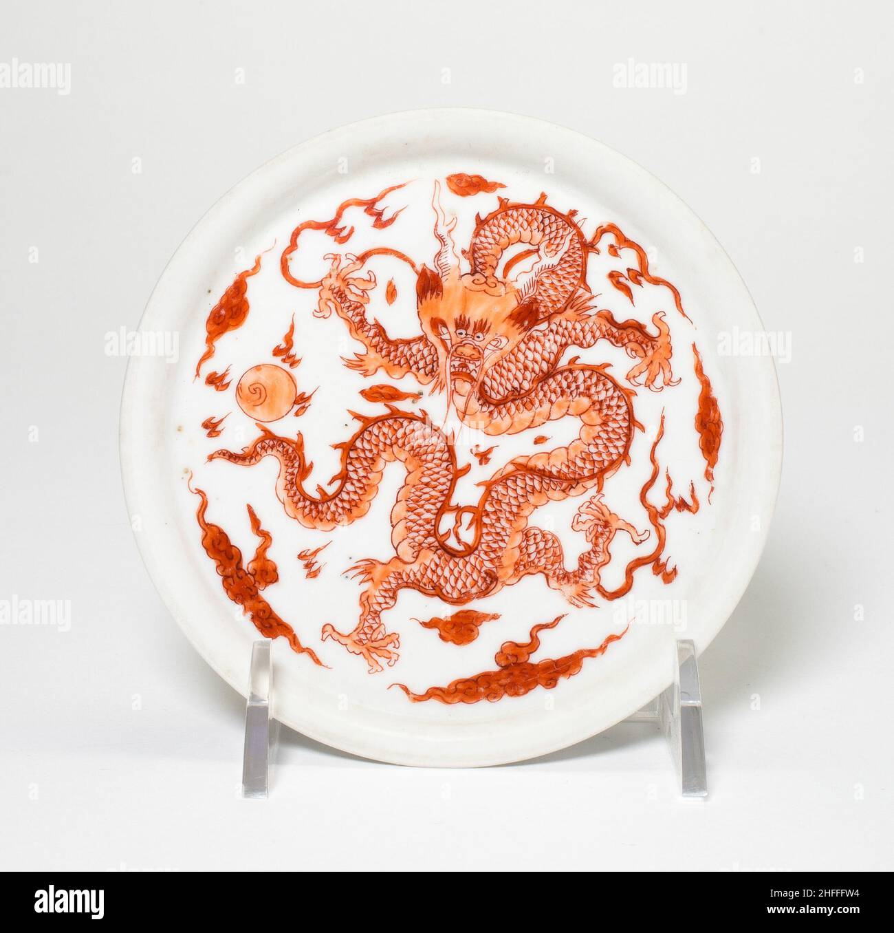 Five claw chinese dragon hi-res stock photography and images - Alamy