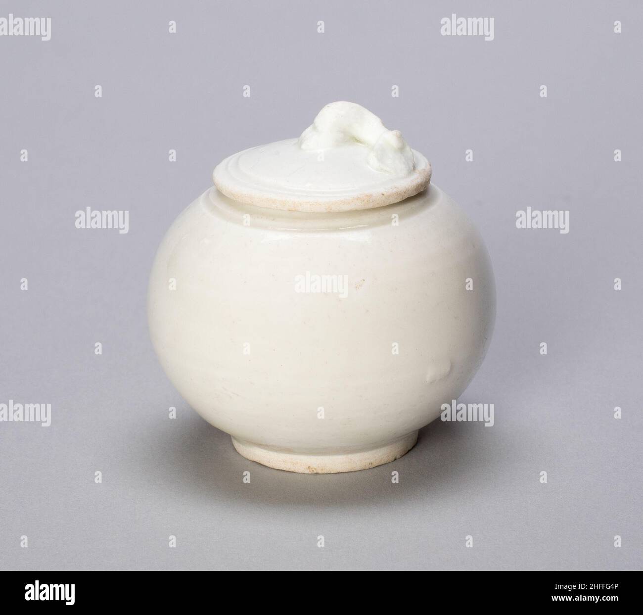 Globular shape hi-res stock photography and images - Alamy