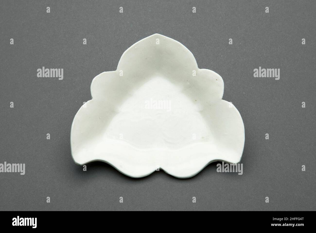 Tri-Lobed Dish with Butterfly, Liao dynasty (907-1125), 12th century ...