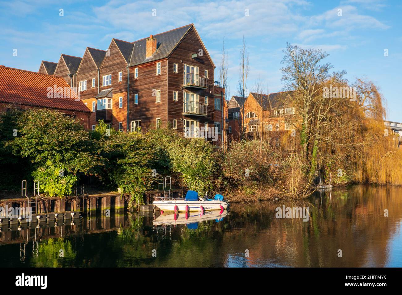 Riverside apartments Norwich Stock Photo - Alamy
