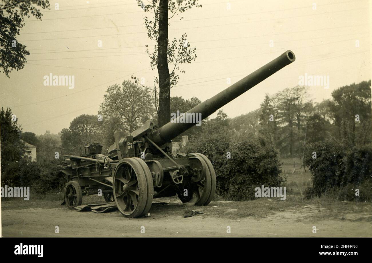 Abandoned cannon hi-res stock photography and images - Alamy