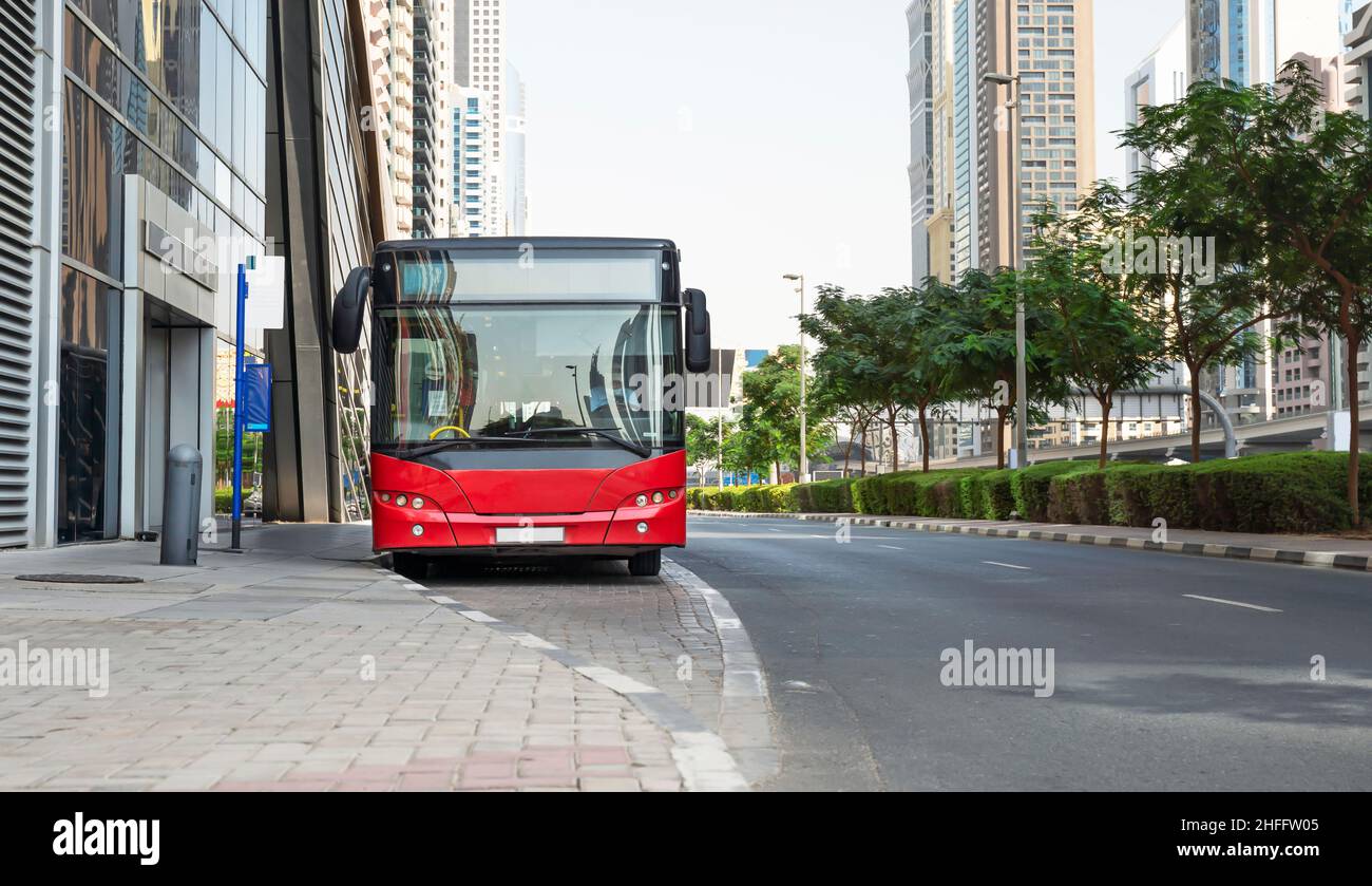 Tourist bus on the street of Dubai, United Arab Emirates Stock Photo ...