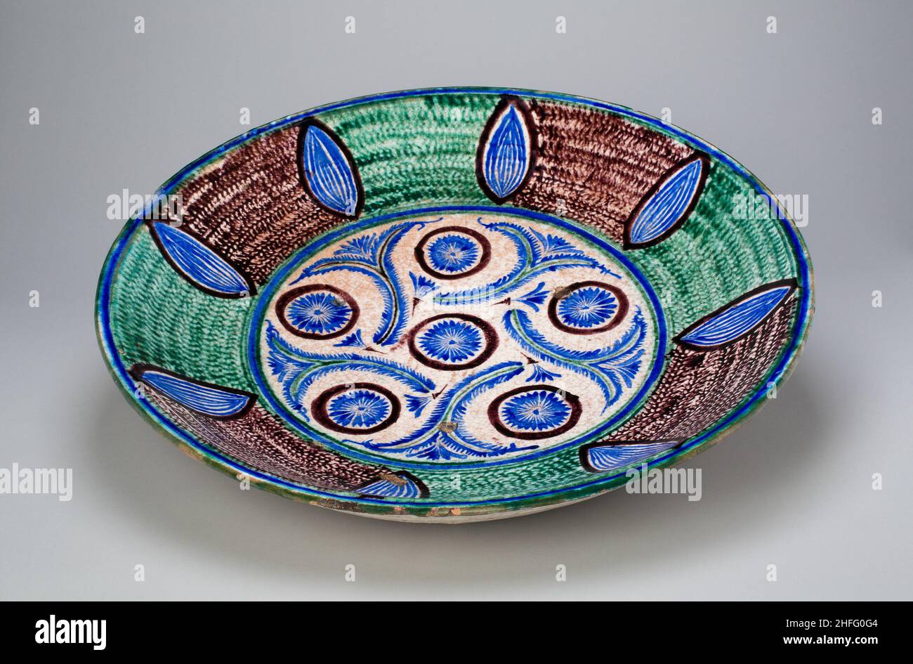 Large shallow dish, 18th/19th century Stock Photo - Alamy