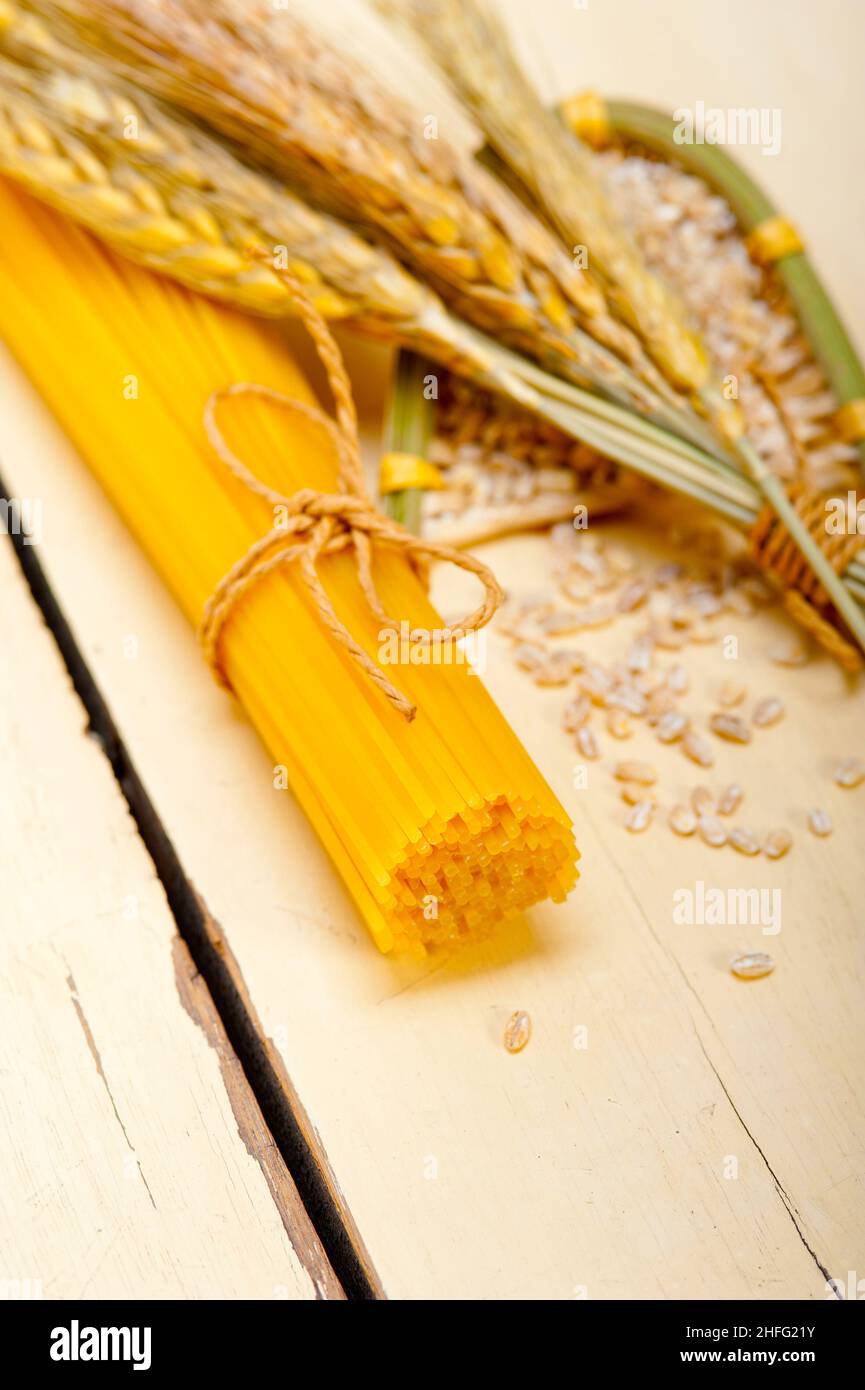 organic Raw italian pasta and durum wheat grains crop Stock Photo - Alamy