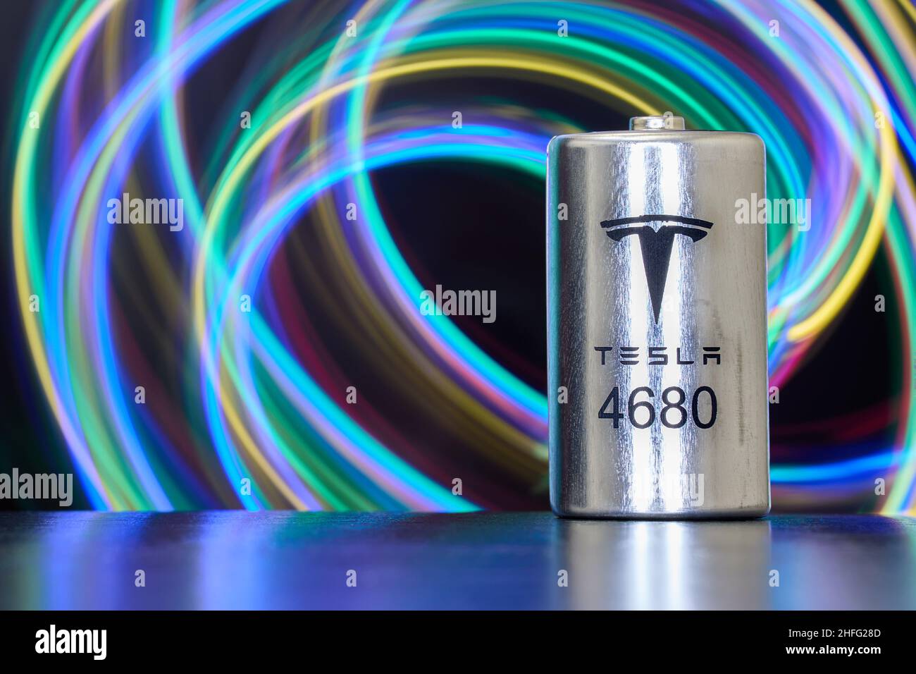 New Tesla 4680 battery cell for electric vehicles, St. Petersburg ...