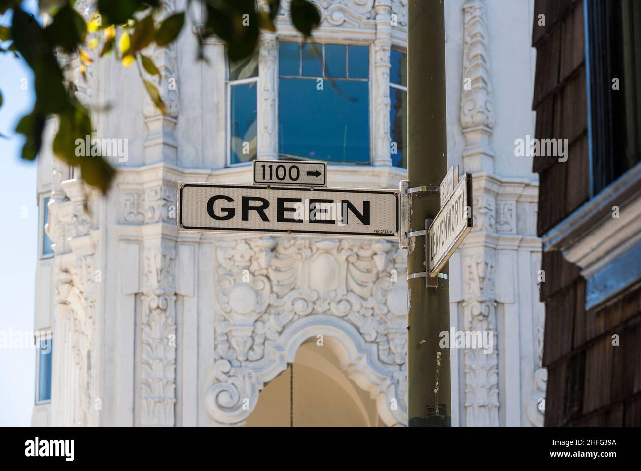 street sign of famous Green Street in San Francisco Stock Photo - Alamy