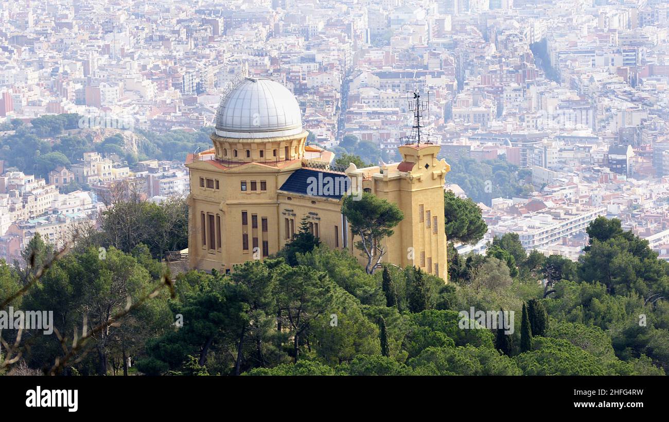Fabra observatory telescope hi-res stock photography and images - Alamy