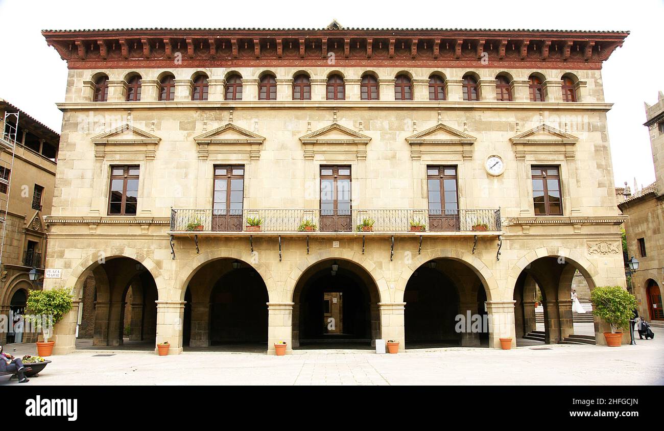 Building with arcade in the Spanish town square in Barcelona, Catalunya ...