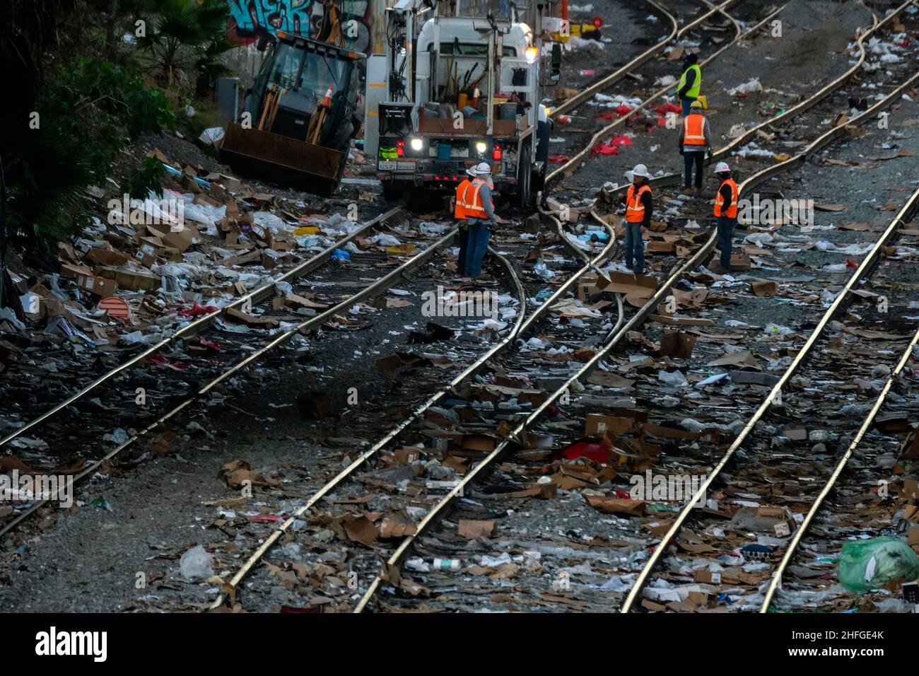 Image of an amazon packages hi-res stock photography and images - Alamy