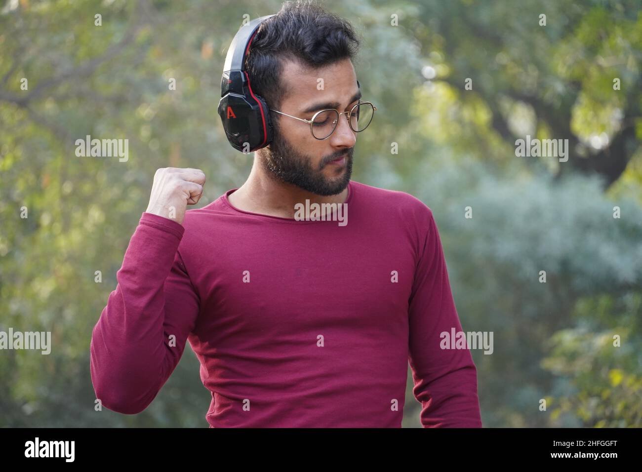A man listening to the song Stock Photo - Alamy