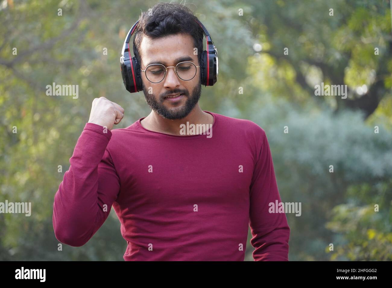 Song enjoy hi-res stock photography and images - Alamy