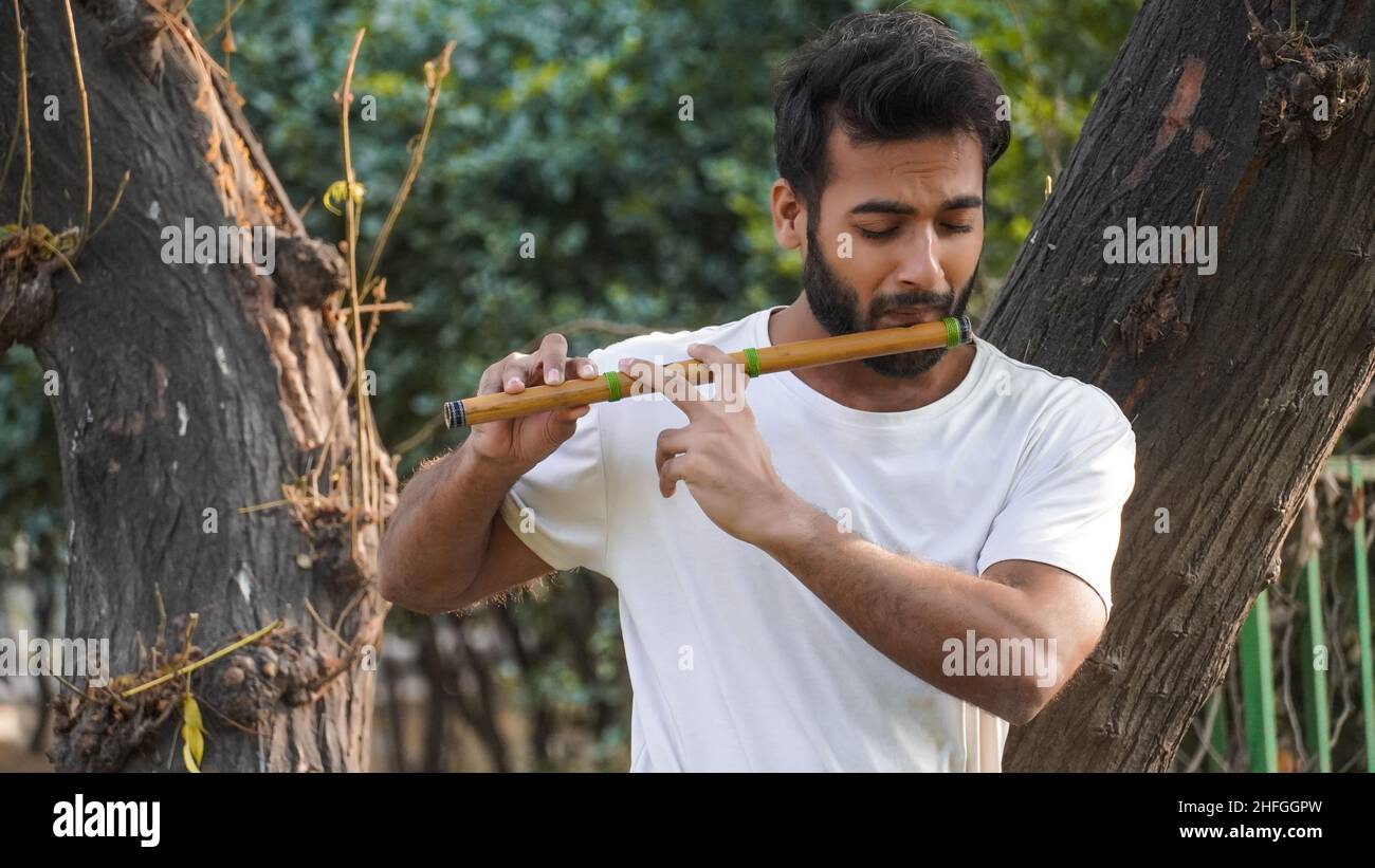Indian schoolgirl hi-res stock photography and images - Alamy