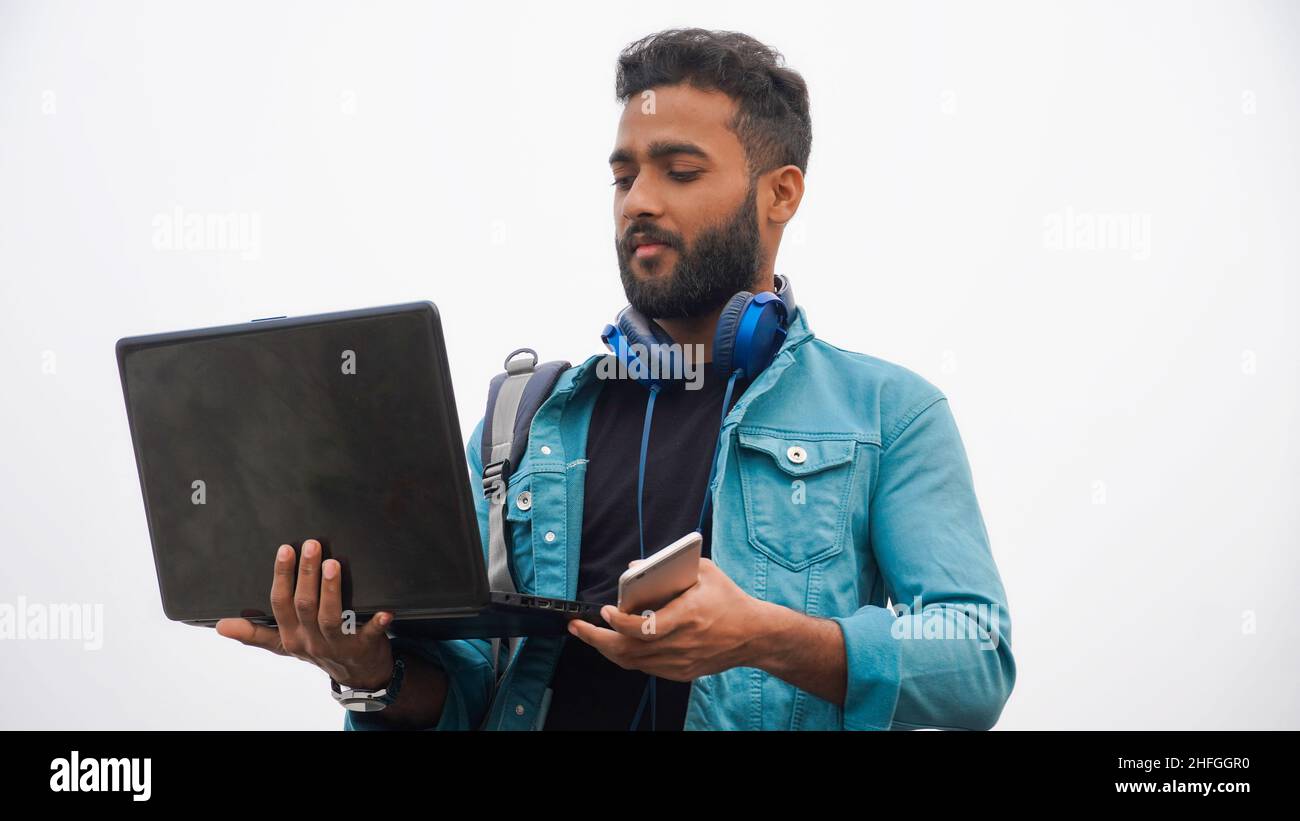 Headphone classroom hi-res stock photography and images - Alamy