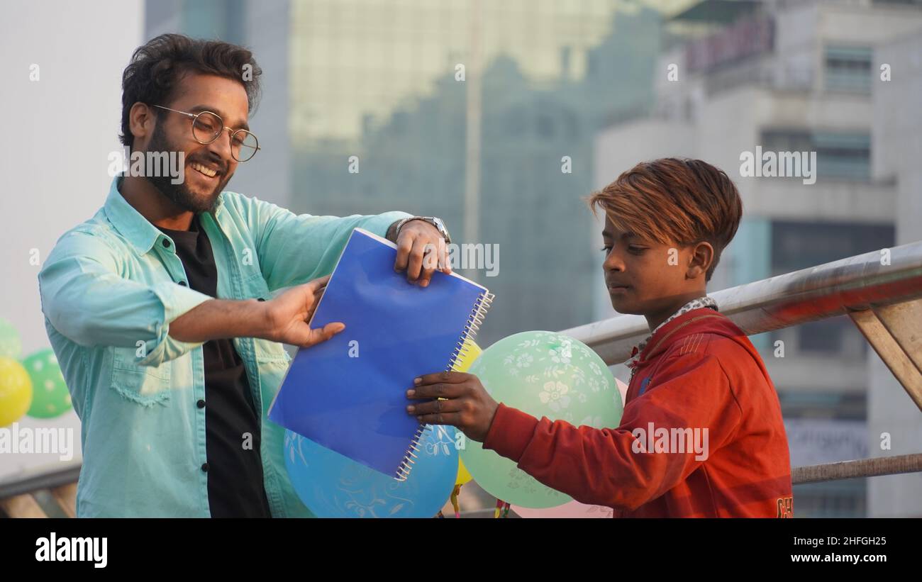 Computer notebook indian kid hi-res stock photography and images - Alamy