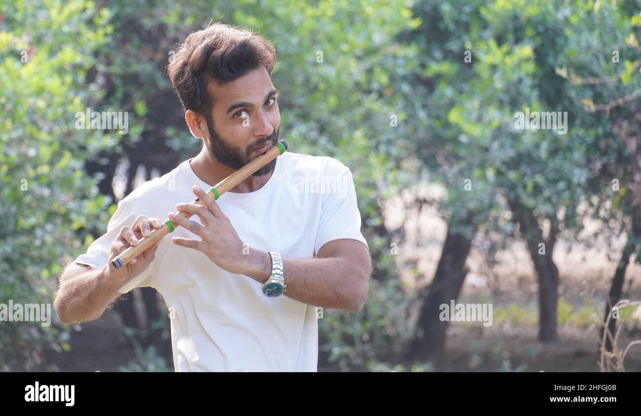 Outdoor concert classical hi-res stock photography and images - Alamy