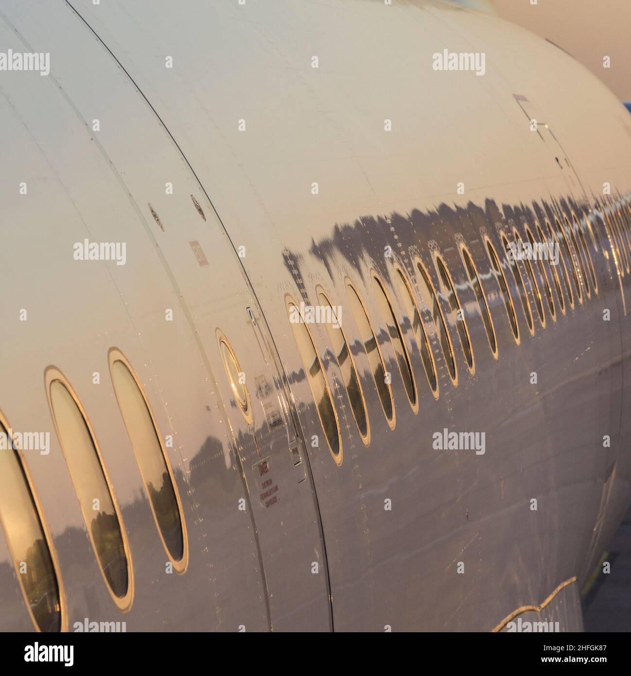 Pilot in cockpit silhouette hi-res stock photography and images - Alamy