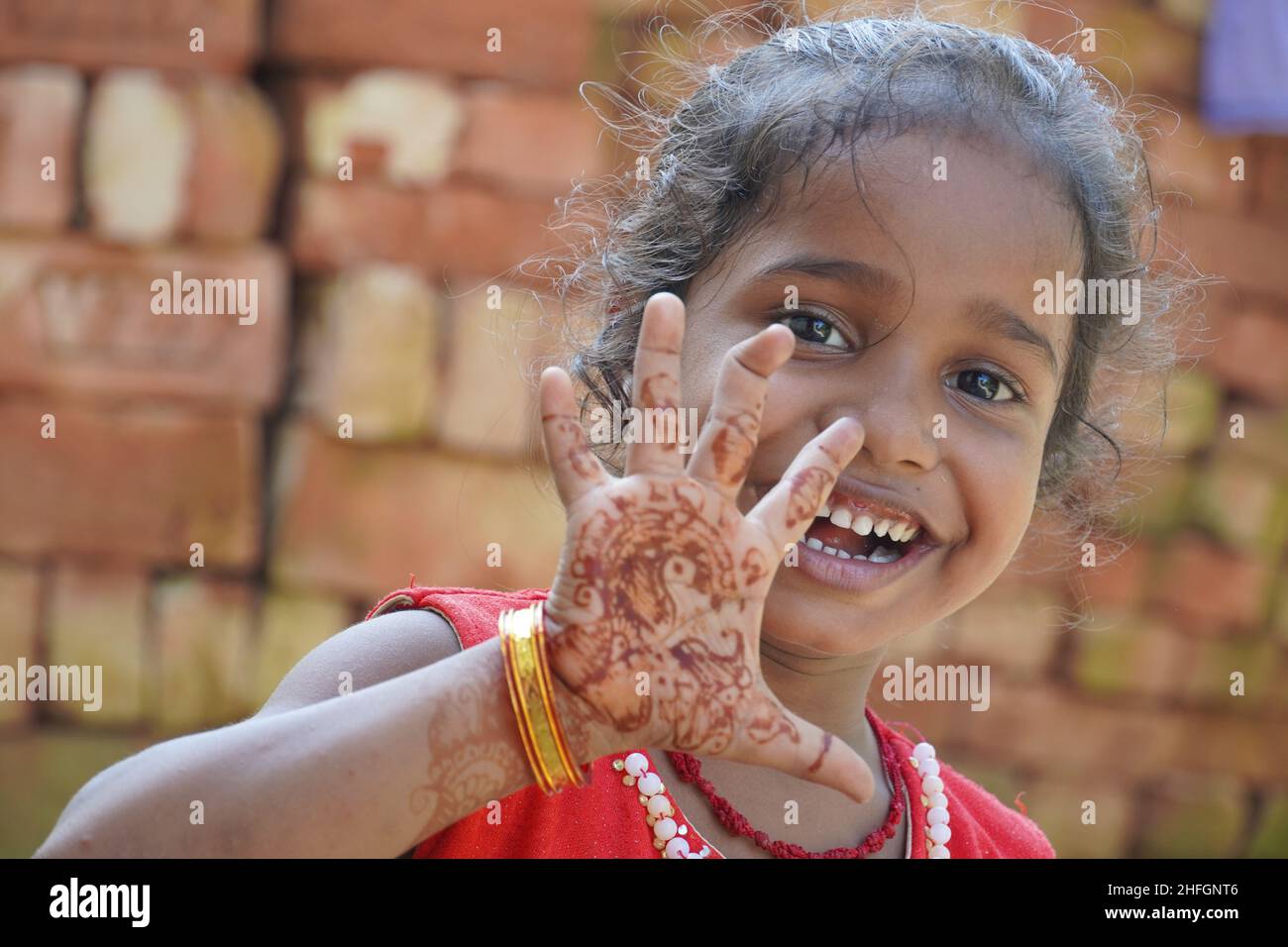 Poor indian family father mother hi-res stock photography and images ...