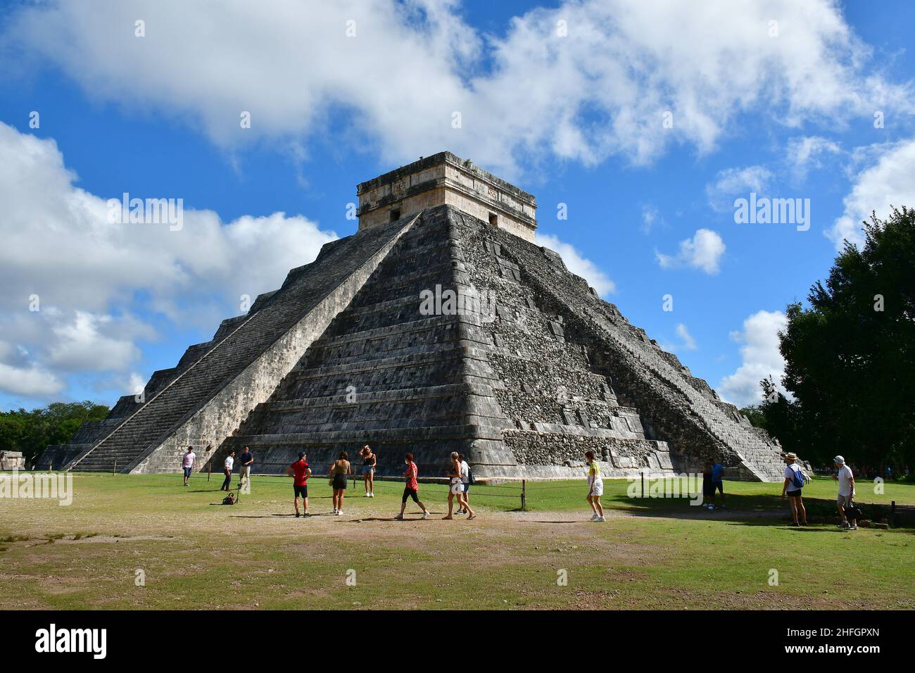 Piramide de yucatan hi-res stock photography and images - Alamy