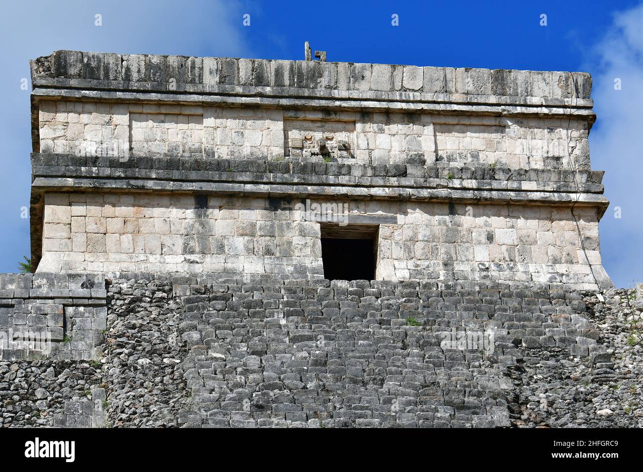 La Pirámide, Temple of Kukulcán (Templo de Kukulkán - El Castillo ...